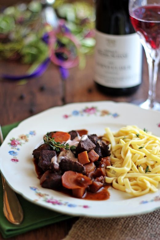 Etwas Besonderes für den Mittagstisch - Rehgulasch und Rotwein ...